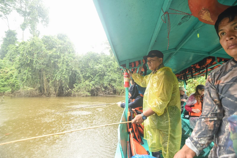 Discover the Rainforest: Fishing Adventures in Tambopata - Paradise Yakari